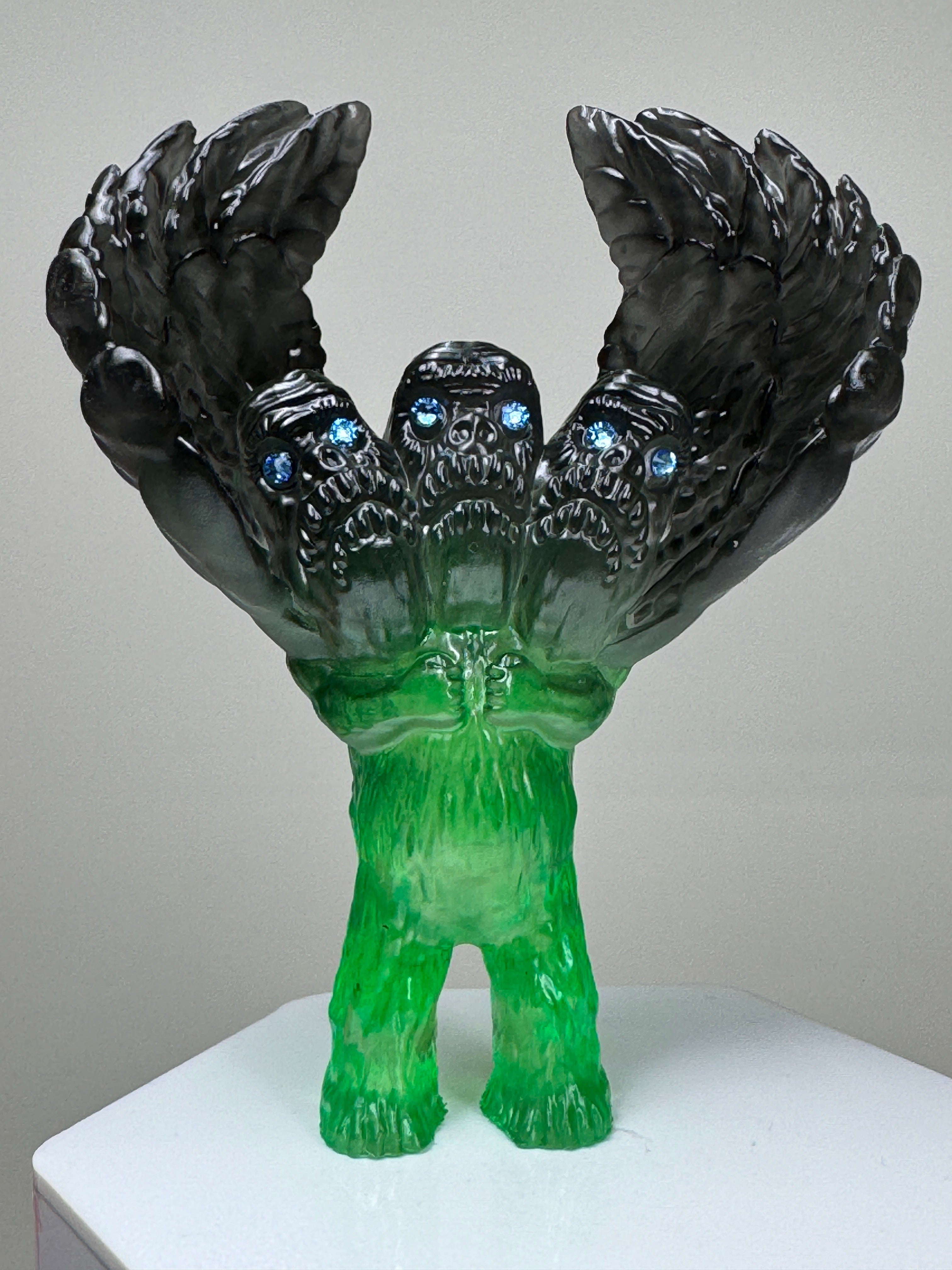 Winged Ape Walker: Dark forest – Zimot